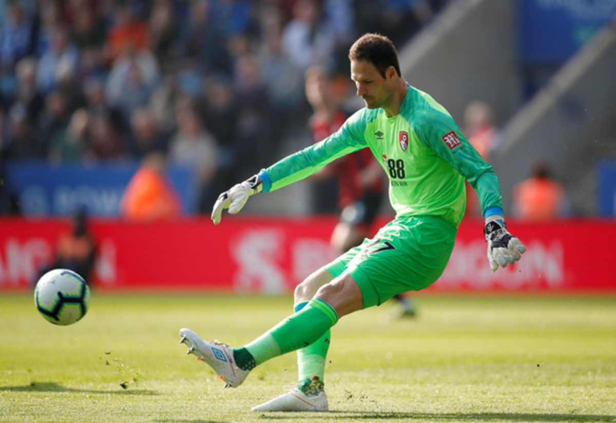 Everton 'incredibly smart' to sign Begovic on a free - Whelan