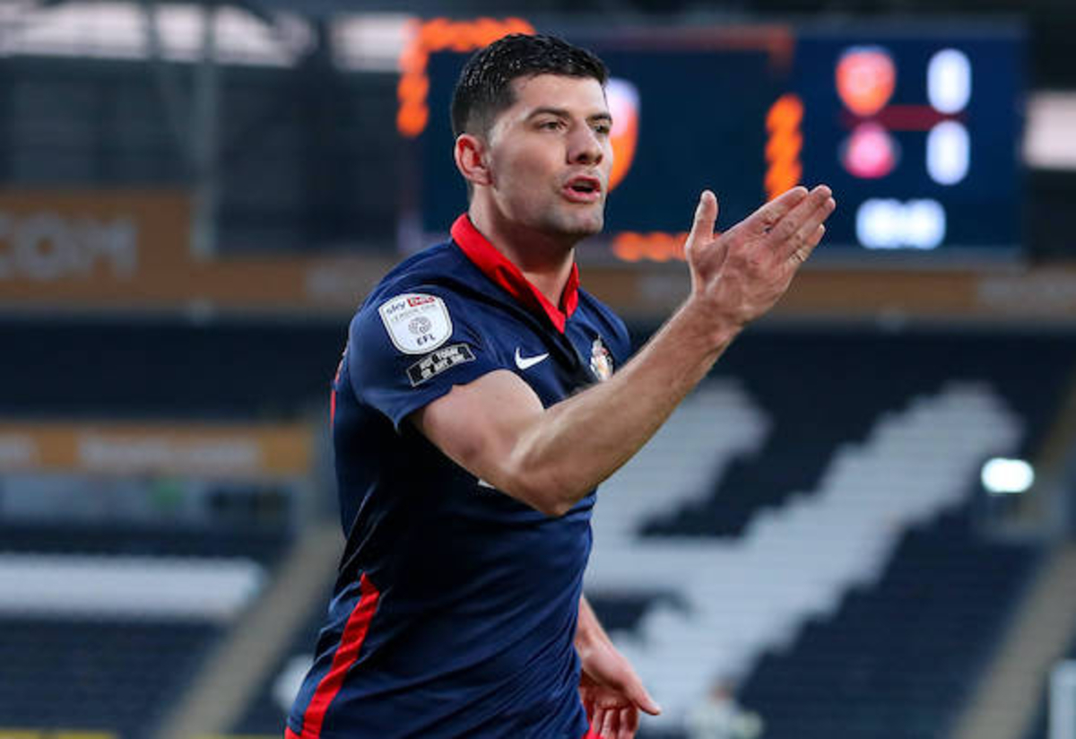 Rangers star Jones set for talks with Wigan as move close - Sources