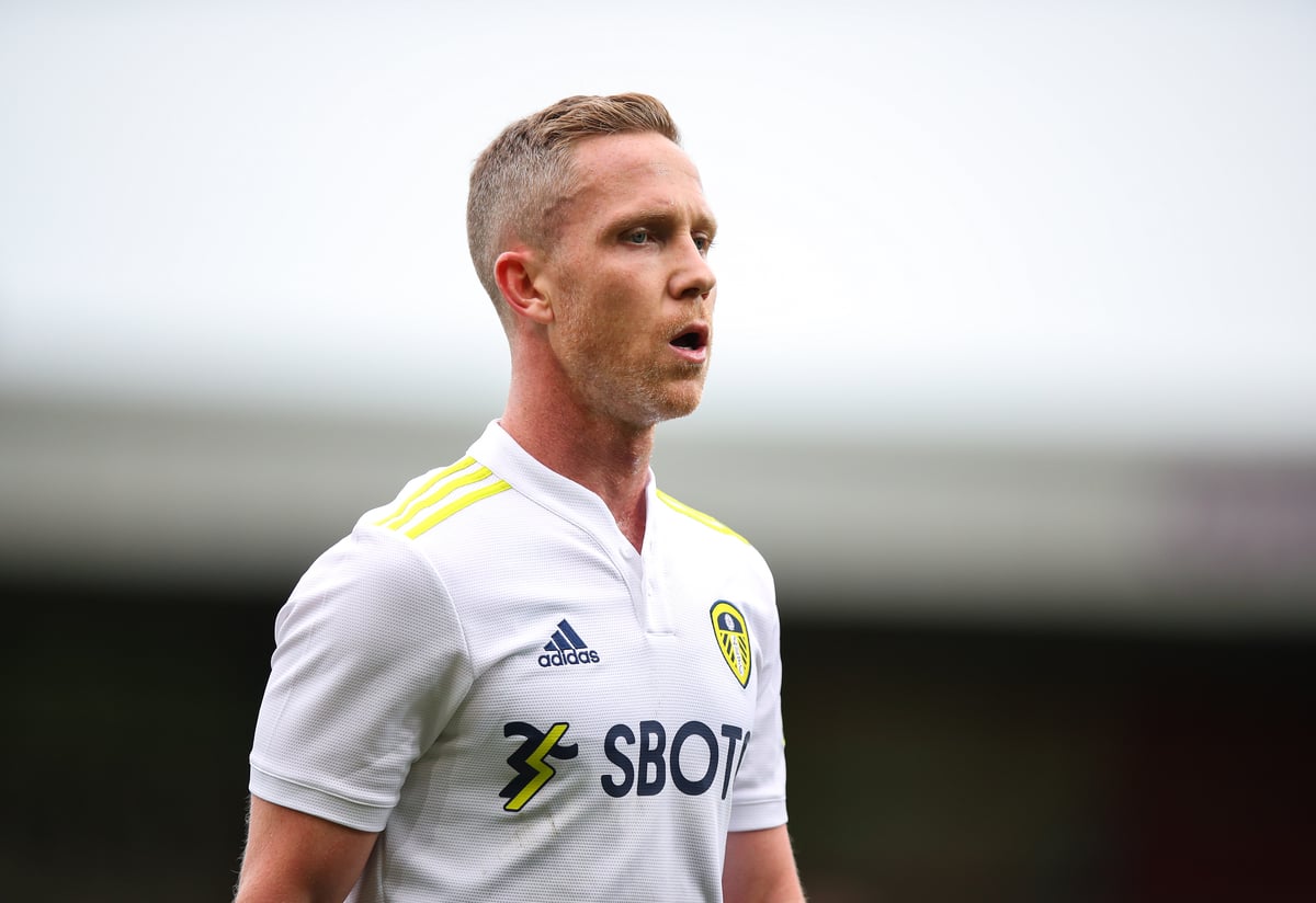 Leeds United face 'red flag' after Adam Forshaw twist confuses staff