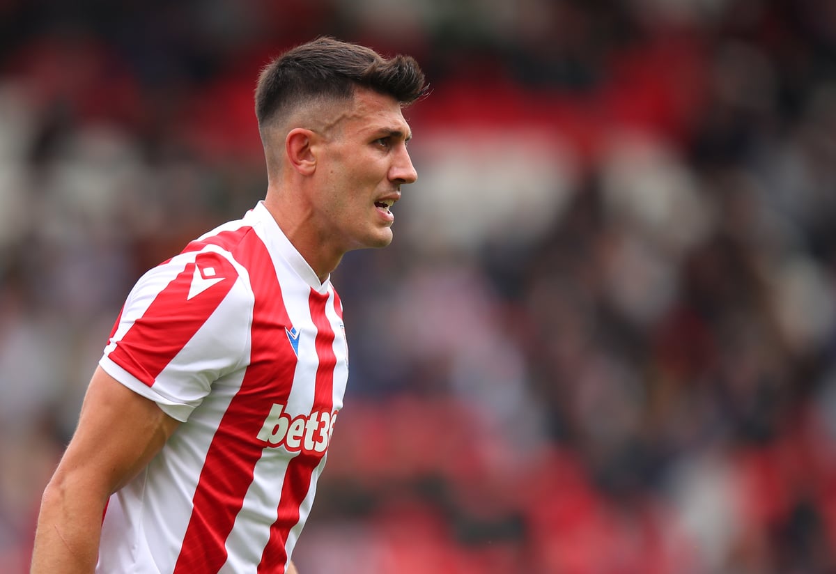 Sunderland close to beating Sheffield Wednesday to Batth - Sources