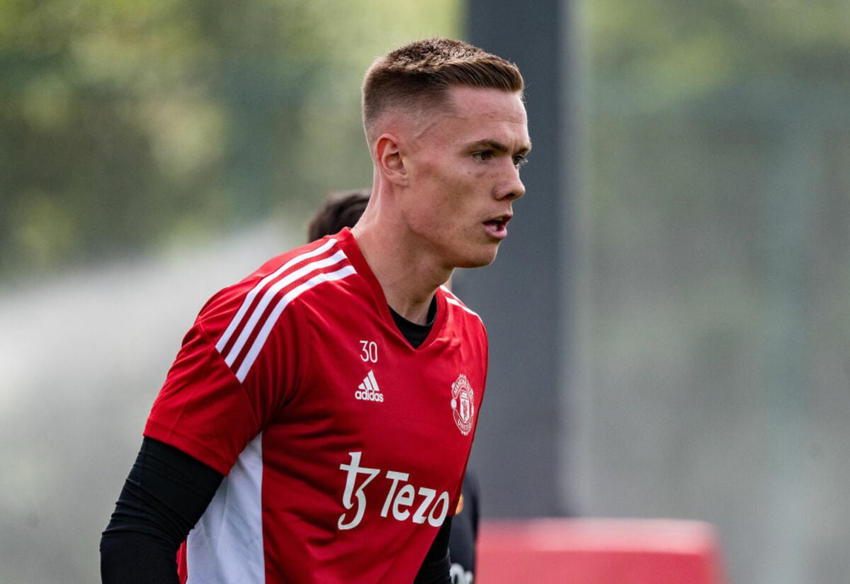 Man United star Bishop agrees in principle to join Wycombe - Sources