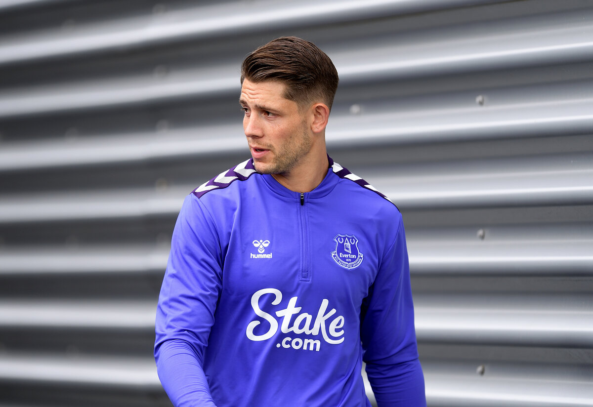 Everton told potential Tarkowski partner after transfer reveal - expert