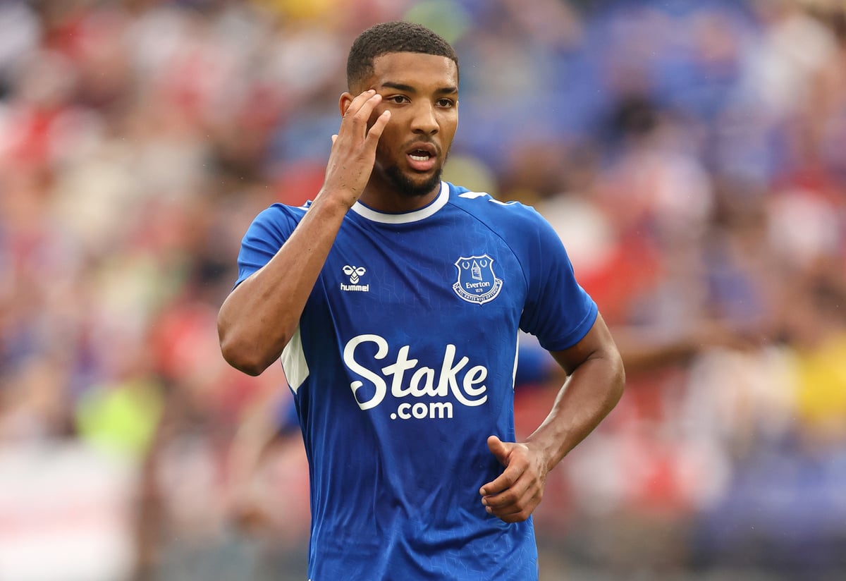 Everton star Holgate's ligament injury assessed by medical insider