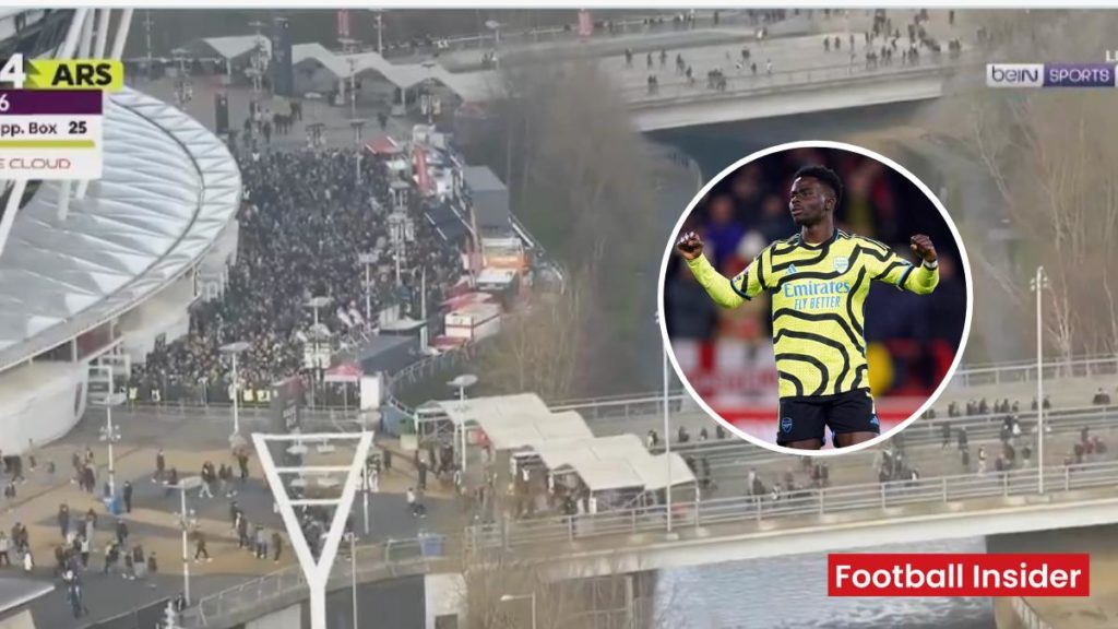 West Ham fans in extraordinary walk-out before half-time
