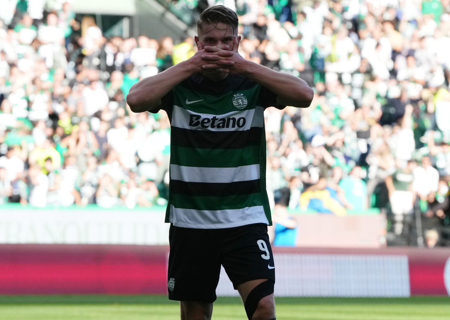 'Arsenal agreeing perfect Viktor Gyokeres deal' - fans wowed by ...