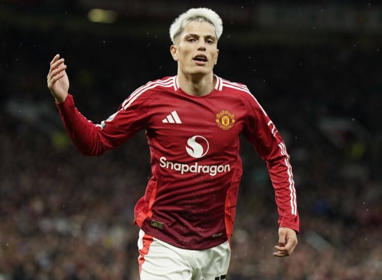 Alejandro Garnacho sends cryptic two-word message to Cristiano Ronaldo