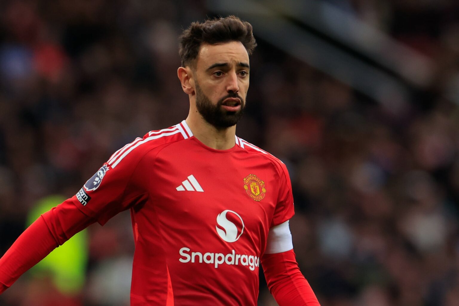 Bruno Fernandes and Bryan Mbuemo react after what Leny Yoro did on ...