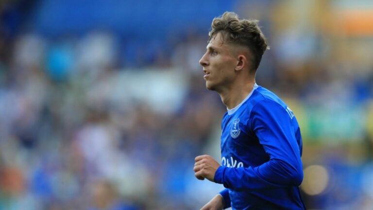 Everton 'working on signing Jesper Lindstrom replacement' after Moyes ...