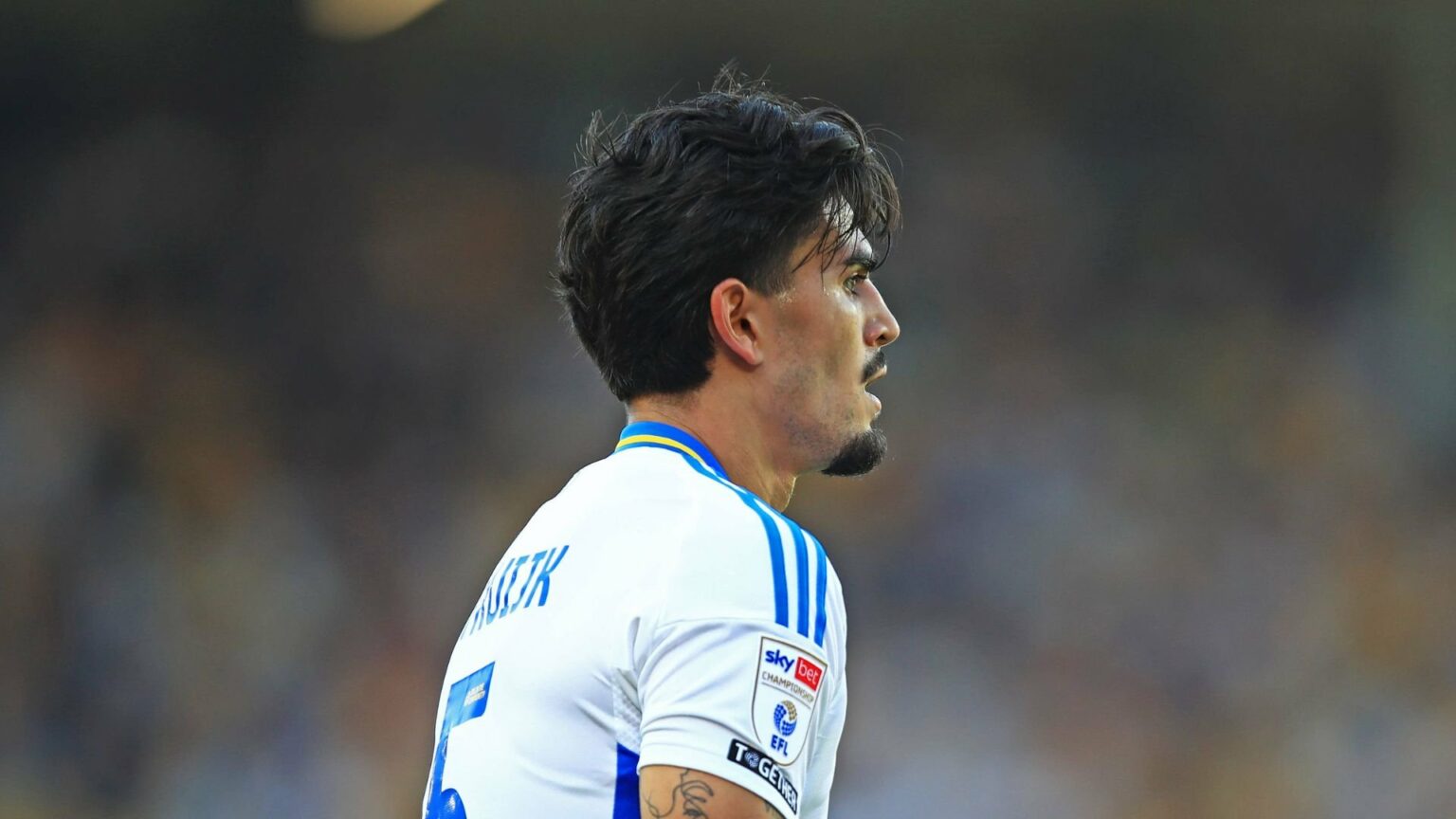 'Junior Firpo explodes with rage at Leeds fan vs Sunderland'