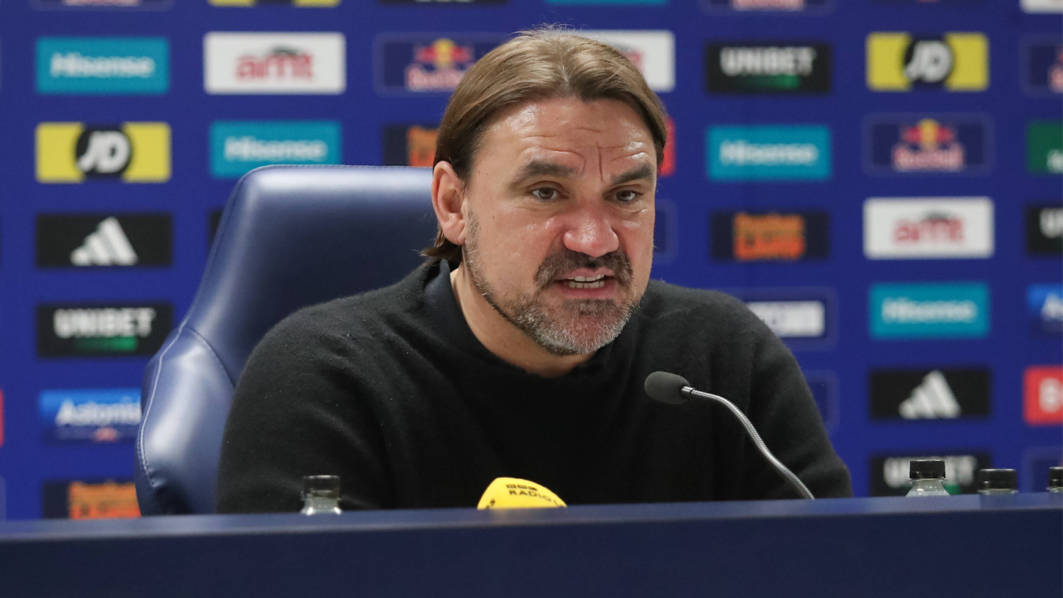 Exclusive: Ex-FIFA ref raises Ethan Ampadu captaincy concern at Leeds ...