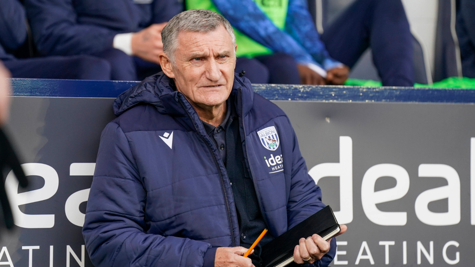 Daryl Dike bids emotional farewell after West Brom confirm exit news