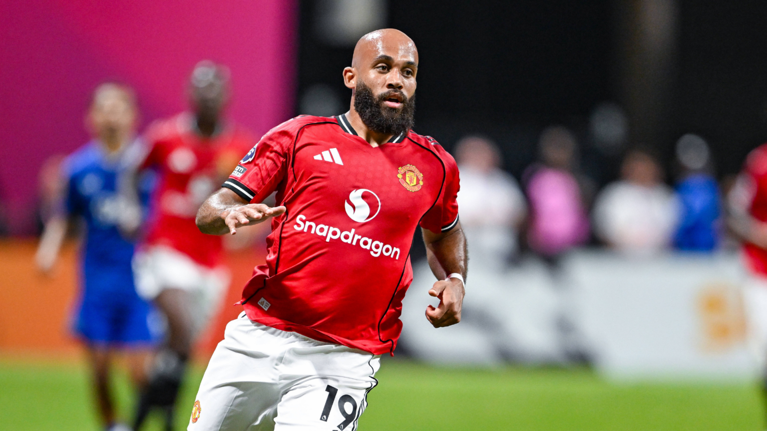 Man United goal vs Fiorentina wrongly allowed after Leny Yoro foul - Ex ...